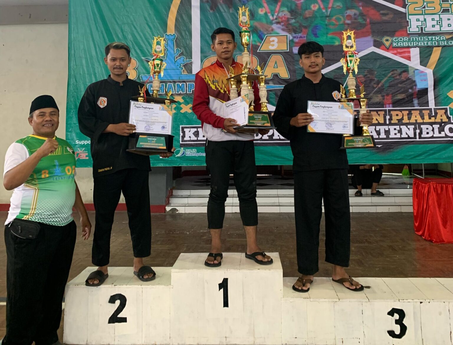 Tim Tapak Suci Muhammadiyah UNIMUS Raih Juara Umum I dan Pesilat ...